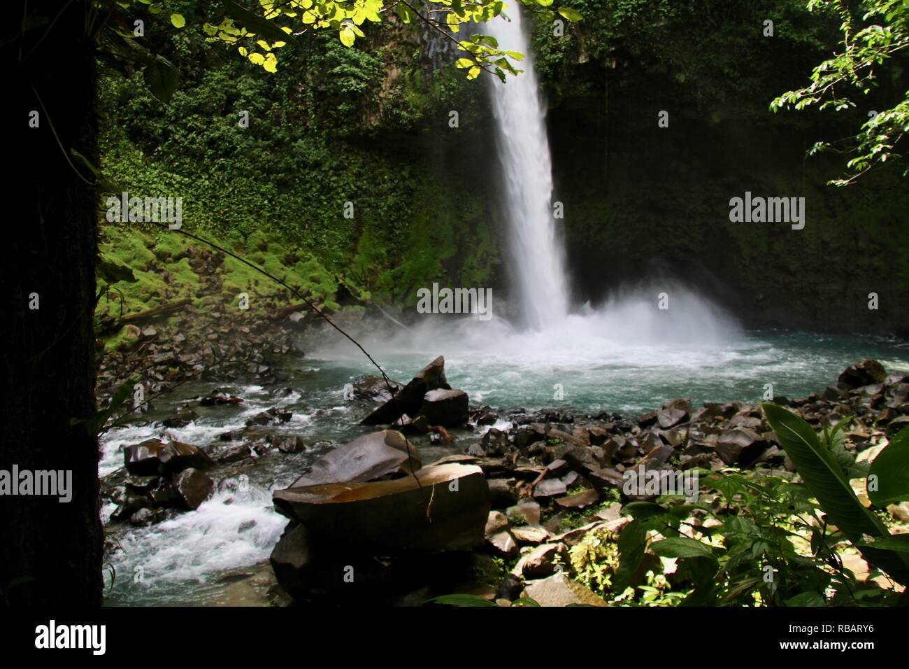 Jungle waterfall hi-res stock photography and images - Alamy