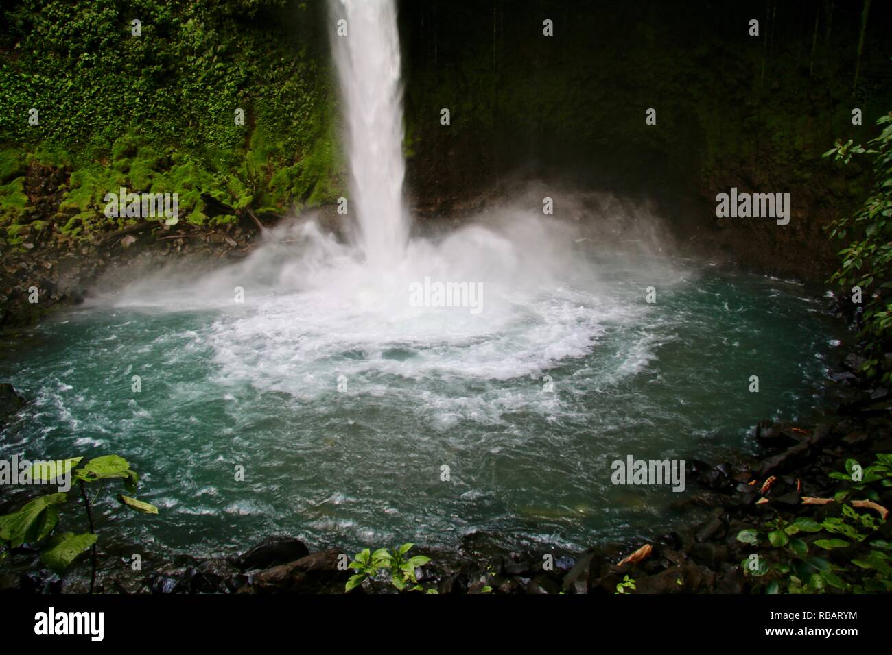 Jungle waterfall hi-res stock photography and images - Alamy