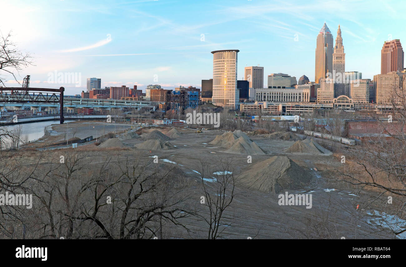 Cleveland ohio skyline copyspace hi-res stock photography and images ...
