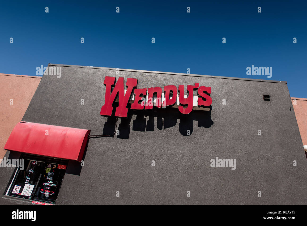 Wendys restaurant old hi-res stock photography and images - Alamy