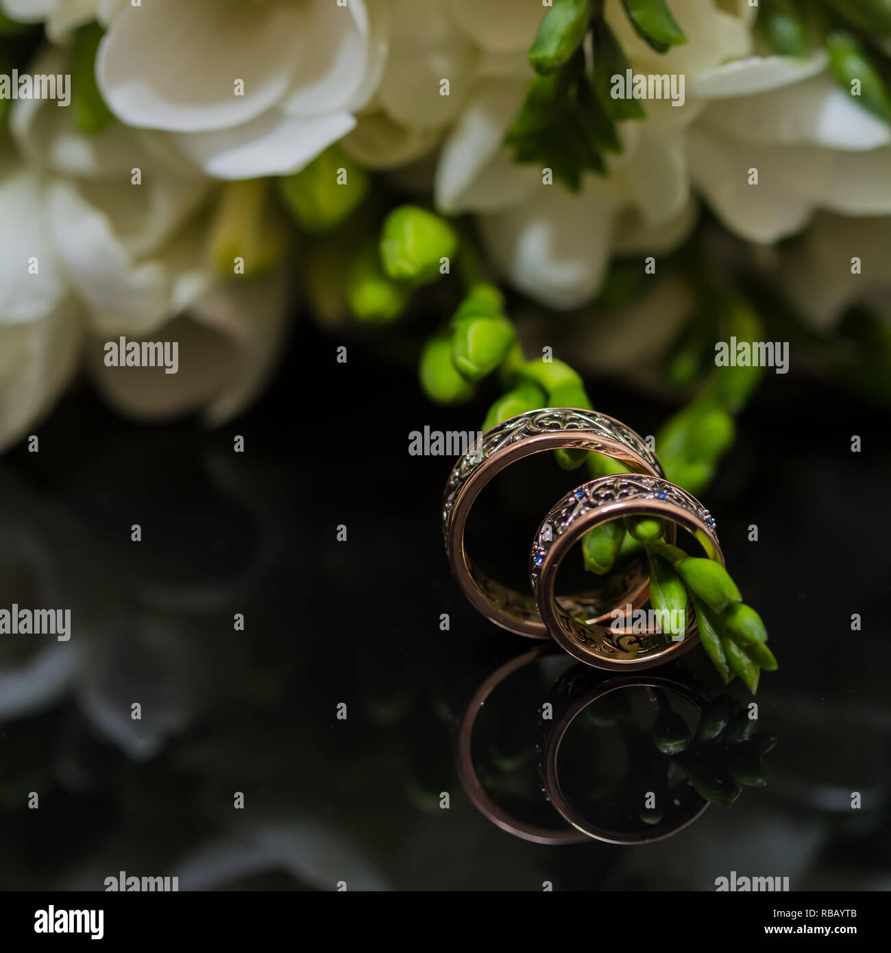 Infinity Ring Wedding High Resolution Stock Photography and Images - Alamy