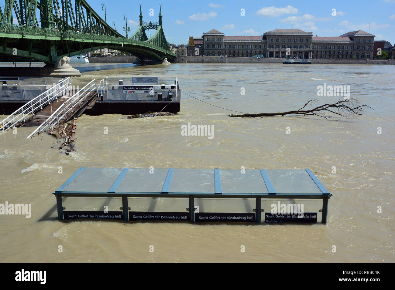 Danube river Flood in Budapest, Hungary. Arviz a Dunan Budapesten Stock ... Danube river Flood in Budapest, Hungary. Arviz a Dunan Budapesten Stock ...
