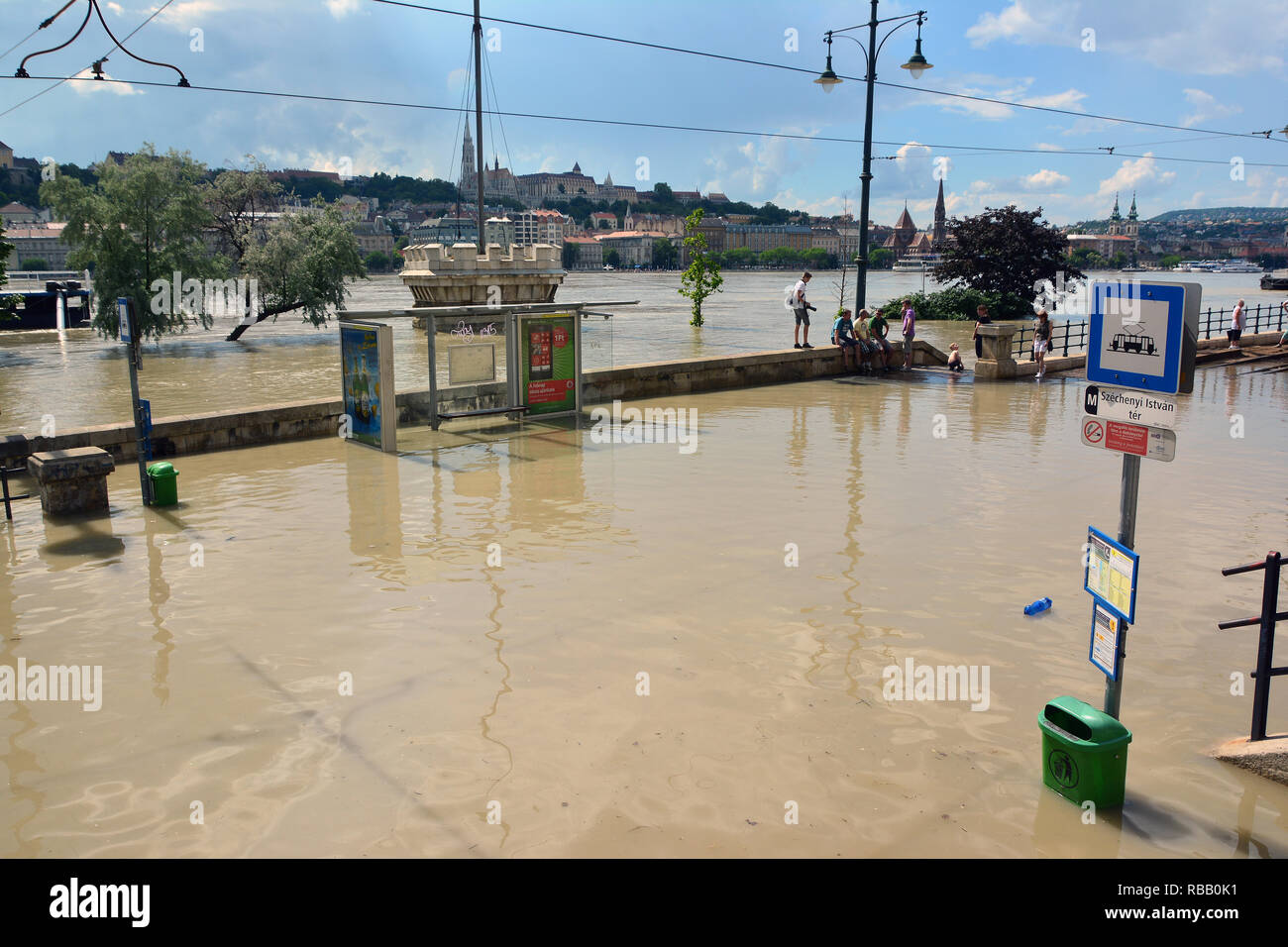 Danube river Flood in Budapest, Hungary. Arviz a Dunan Budapesten Stock ... Danube river Flood in Budapest, Hungary. Arviz a Dunan Budapesten Stock ...
