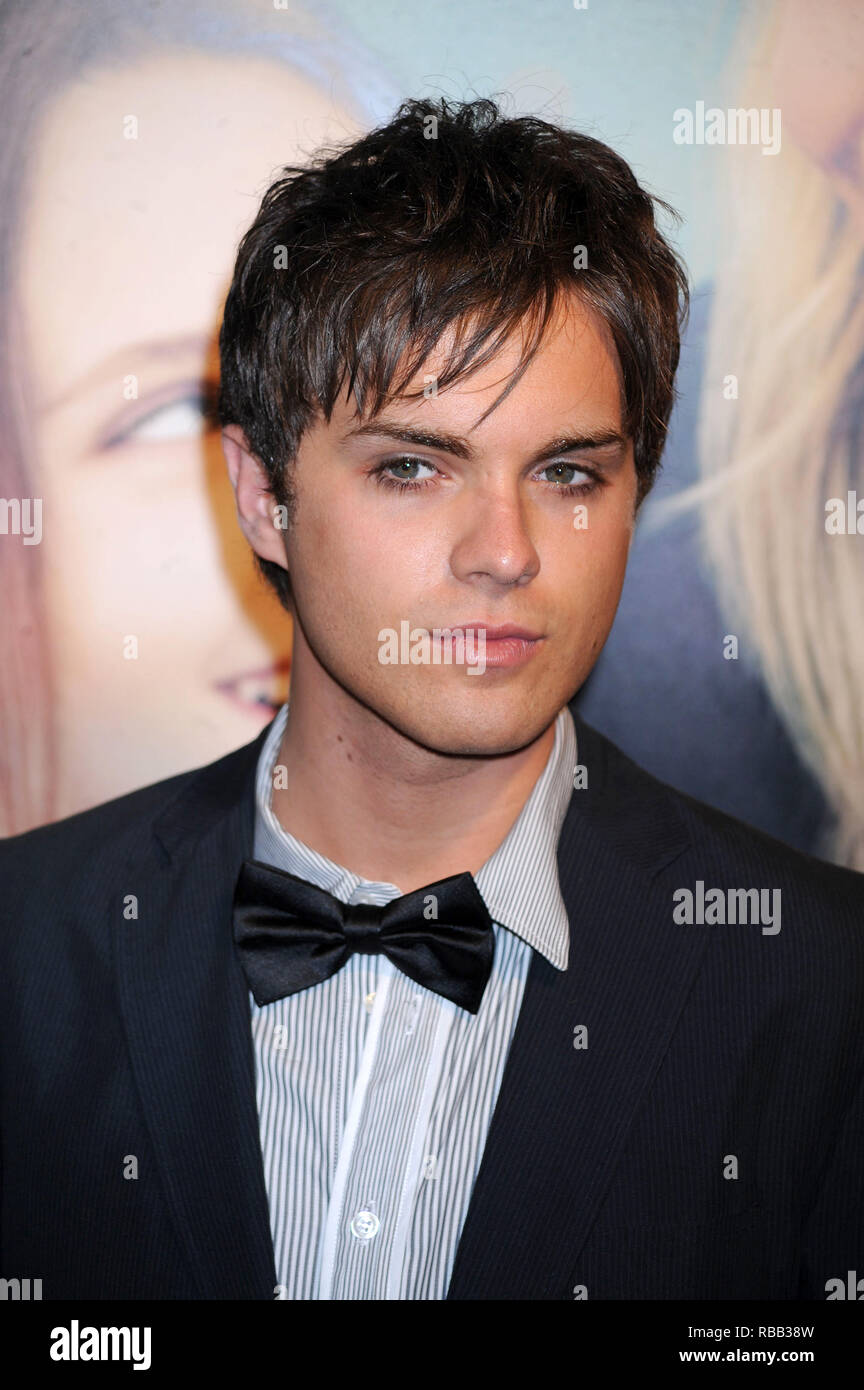 Thomas Dekker at the premiere of 'My Sister's Keeper' at the AMC ...