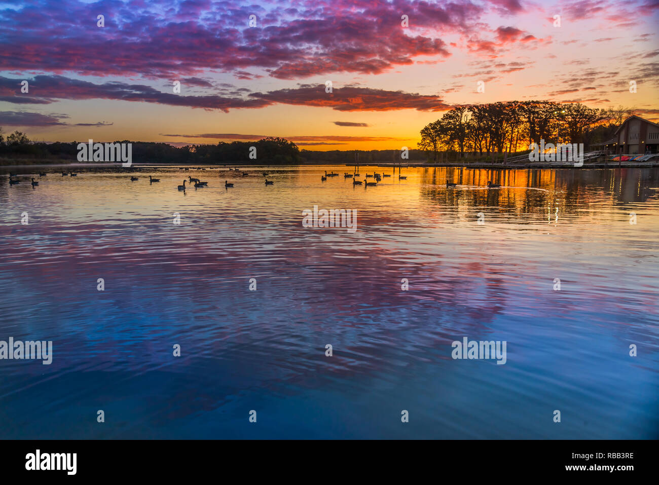 Pretty sunset gold clouds hi-res stock photography and images - Alamy