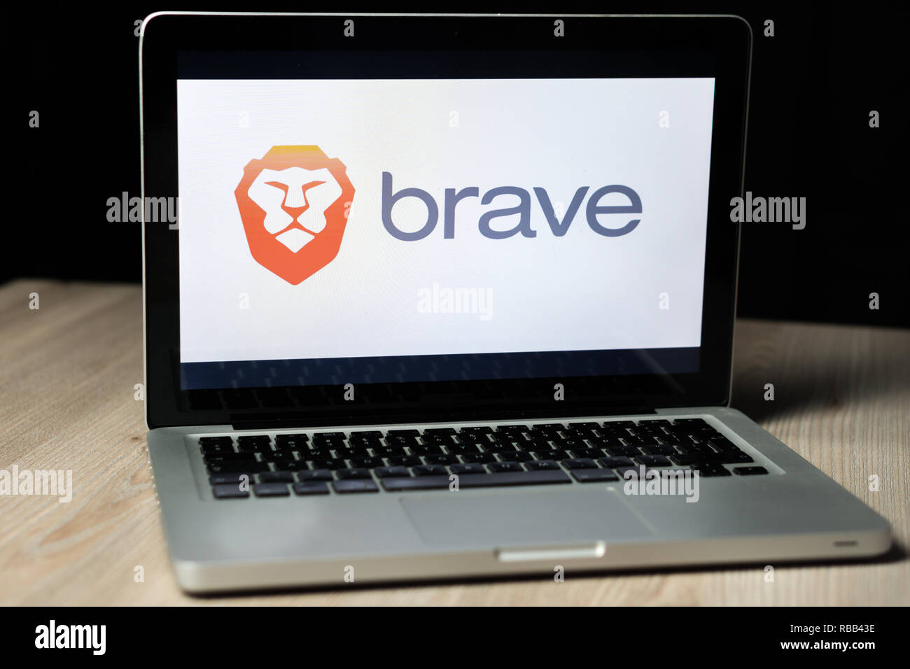 Brave browser logo hi-res stock photography and images - Alamy