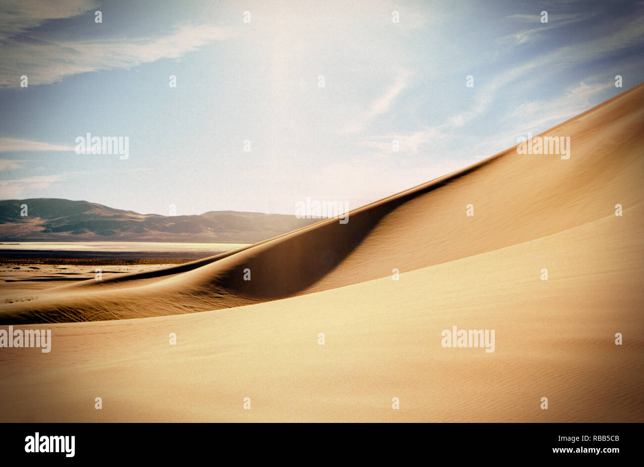 Sand dunes top and bottom hi-res stock photography and images - Alamy