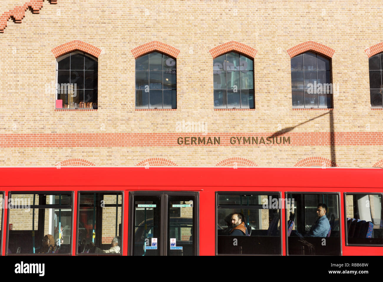 Bus in kings cross hi-res stock photography and images - Alamy