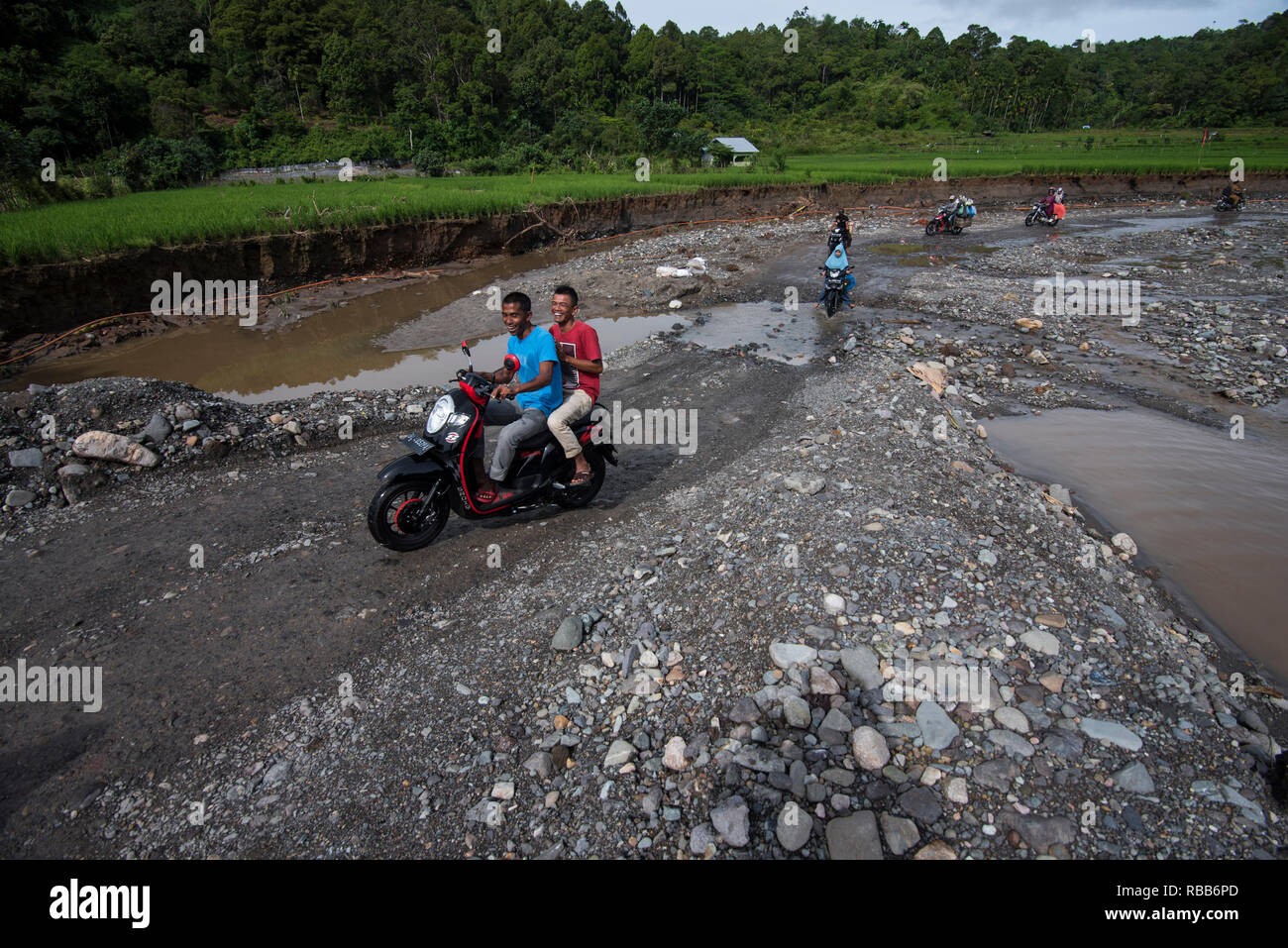 Sumatra River Indonesia People High Resolution Stock Photography and ...
