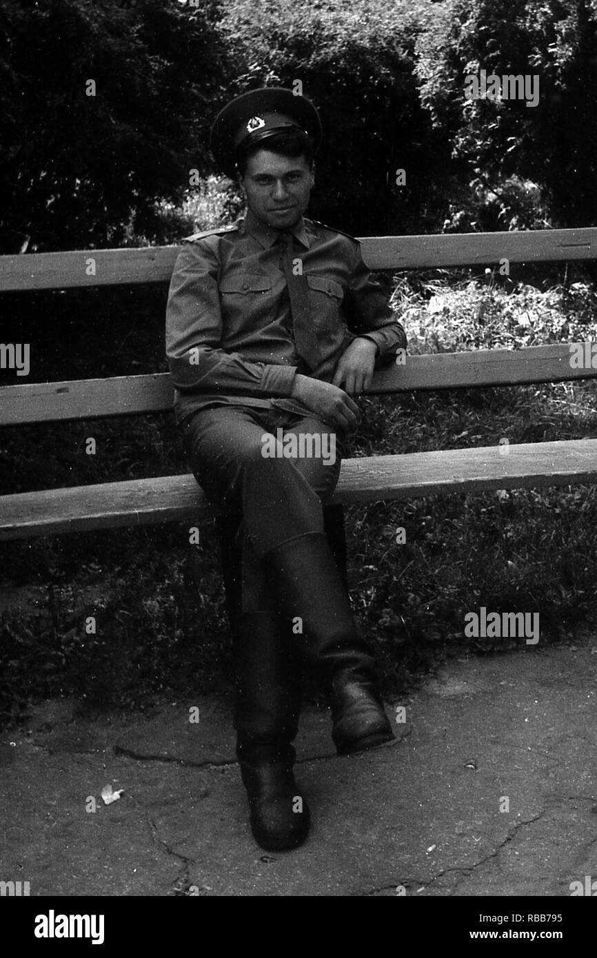 Bench military uniform hi-res stock photography and images - Alamy