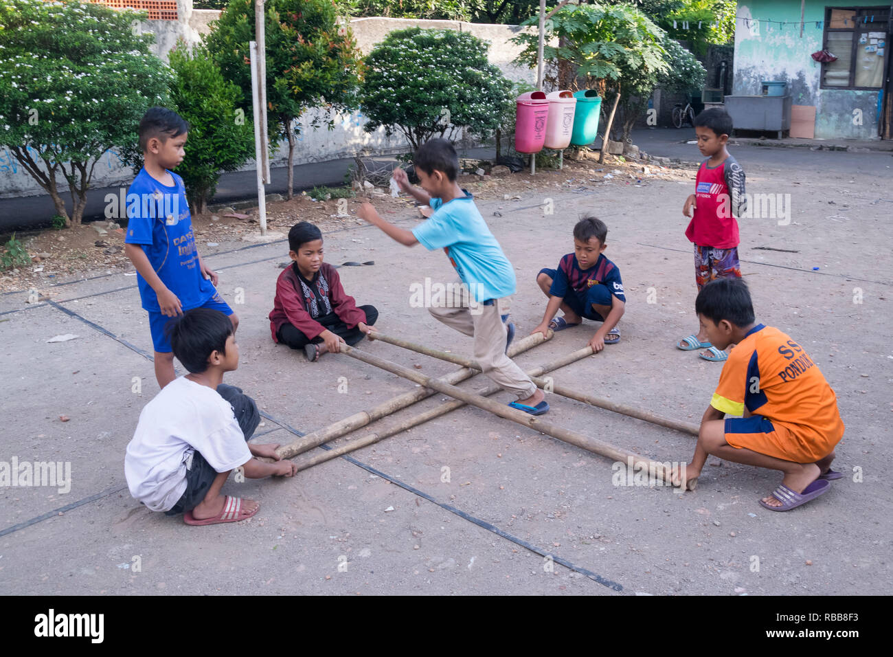 5.22, rangku alu, Indonesianbook Stock Photo - Alamy