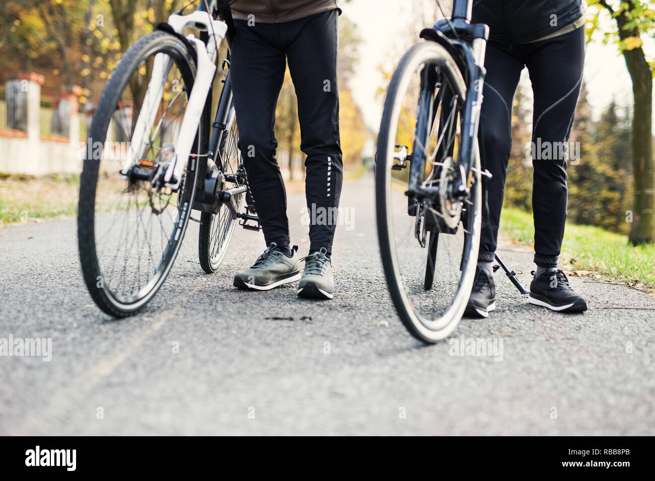 Females legs hi-res stock photography and images - Alamy