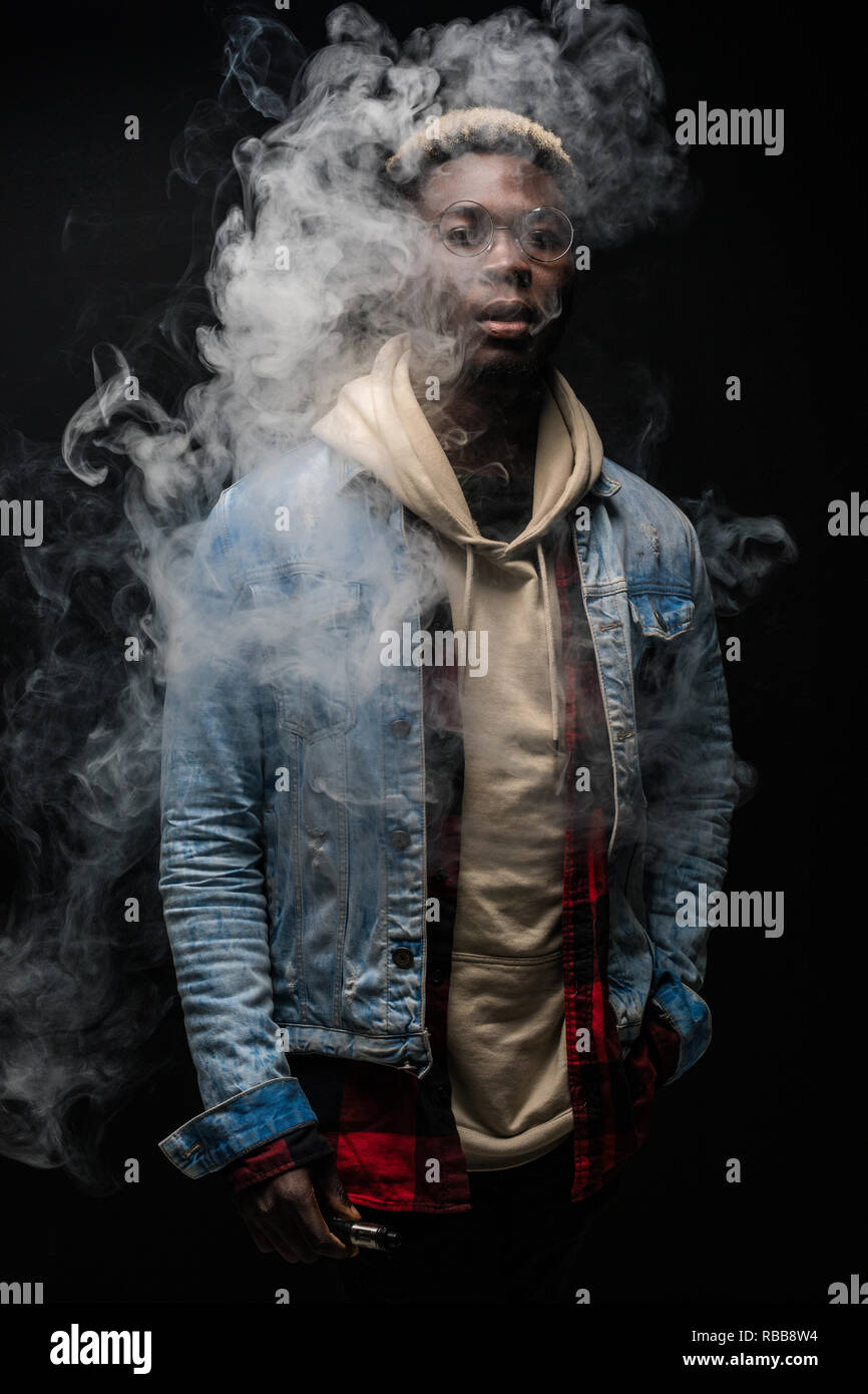 Vape studio hi-res stock photography and images - Alamy