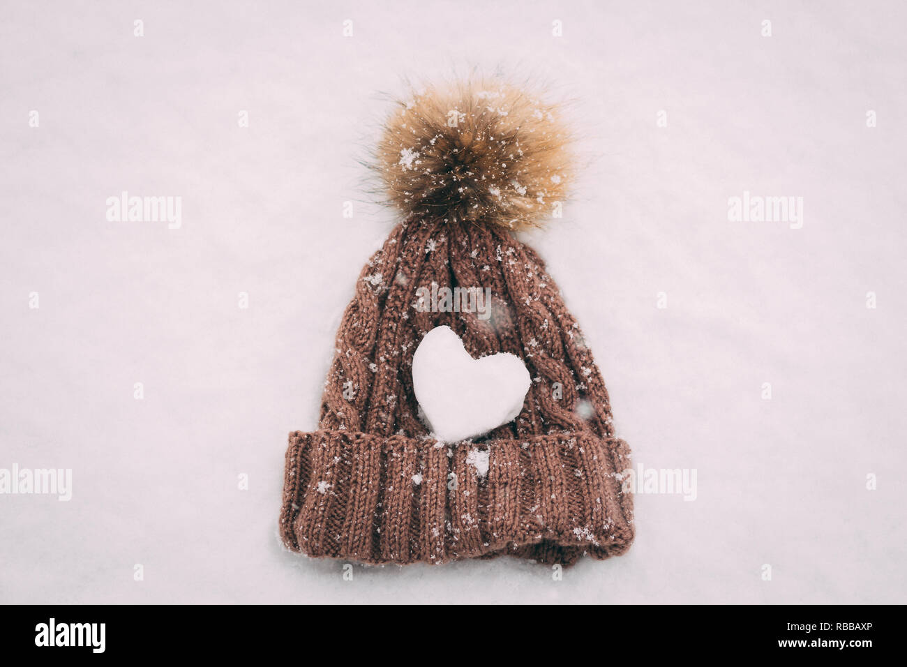 Shaped snow hi-res stock photography and images - Alamy