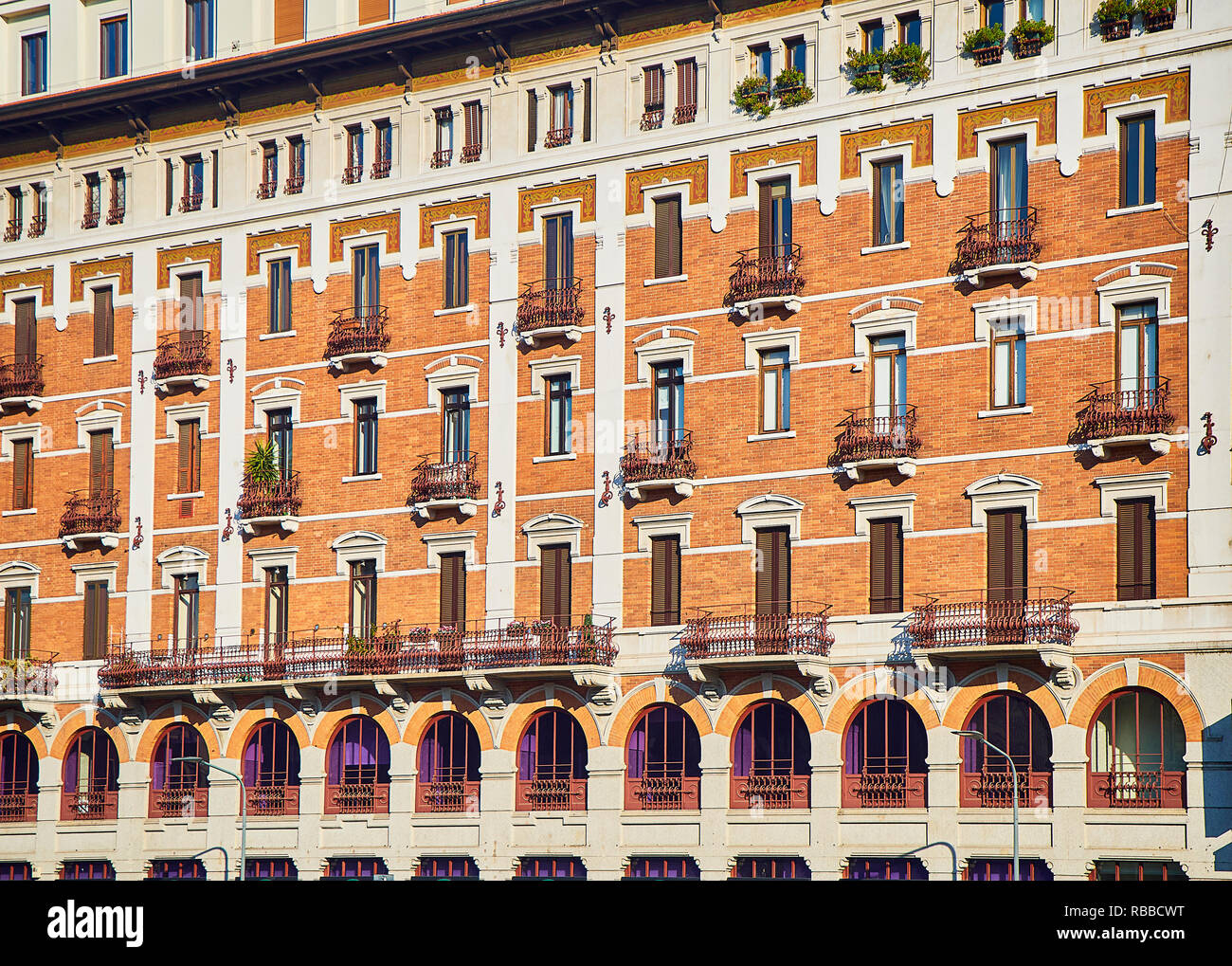 Milan lombardy building hi-res stock photography and images - Alamy