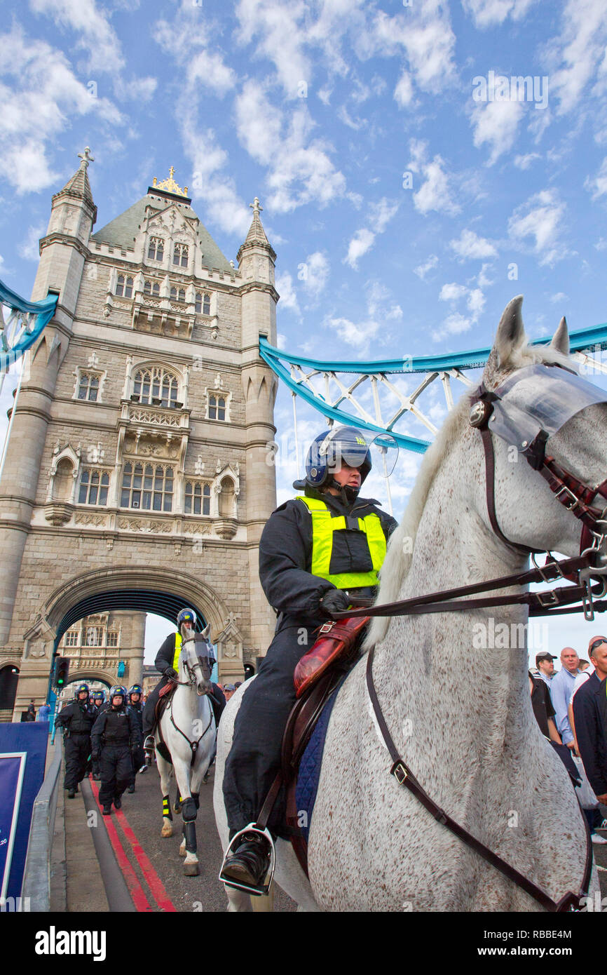 Edl tower bridge hi-res stock photography and images - Alamy