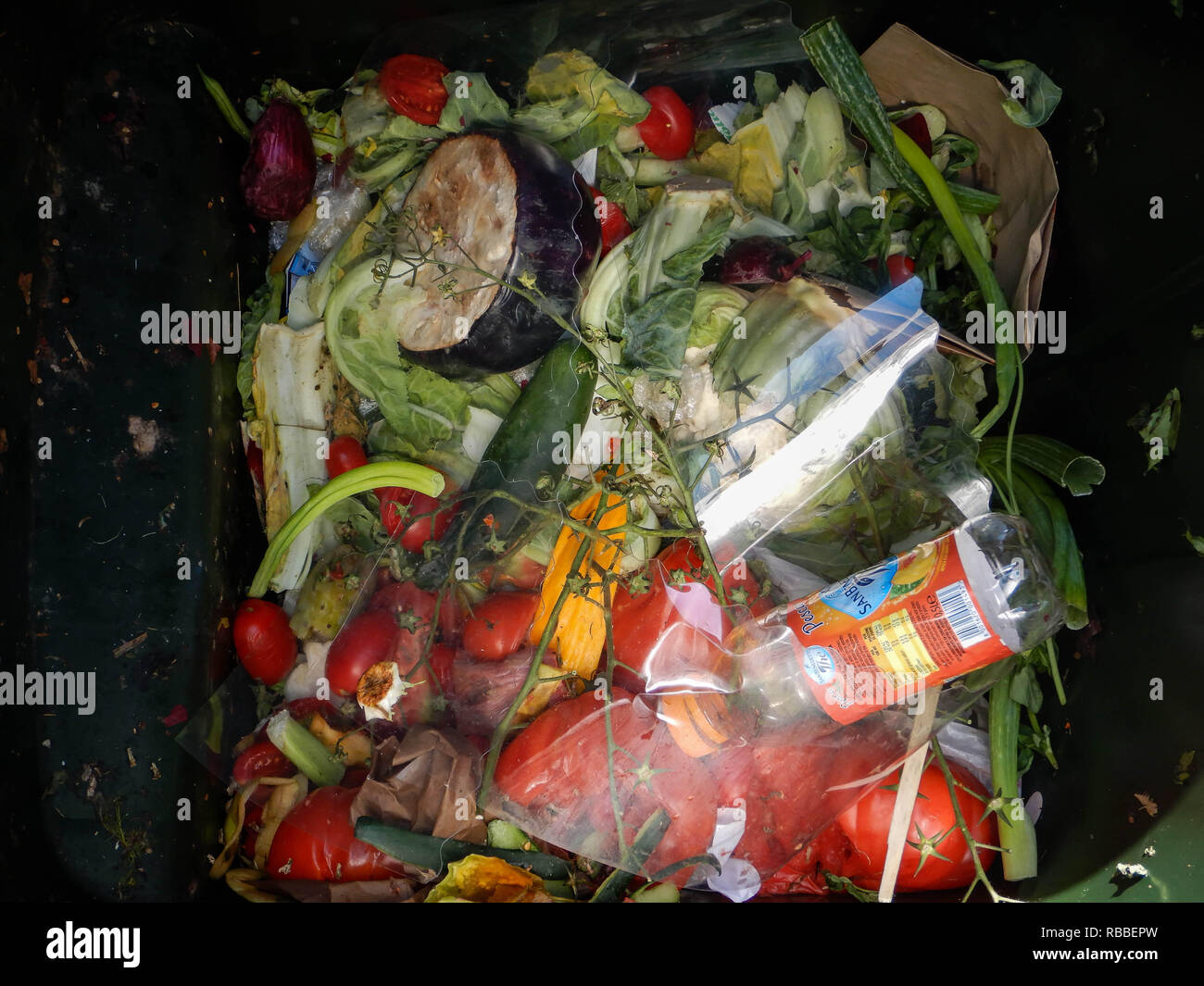Waste of fruit and vegetables at the Turin market Stock Photo - Alamy