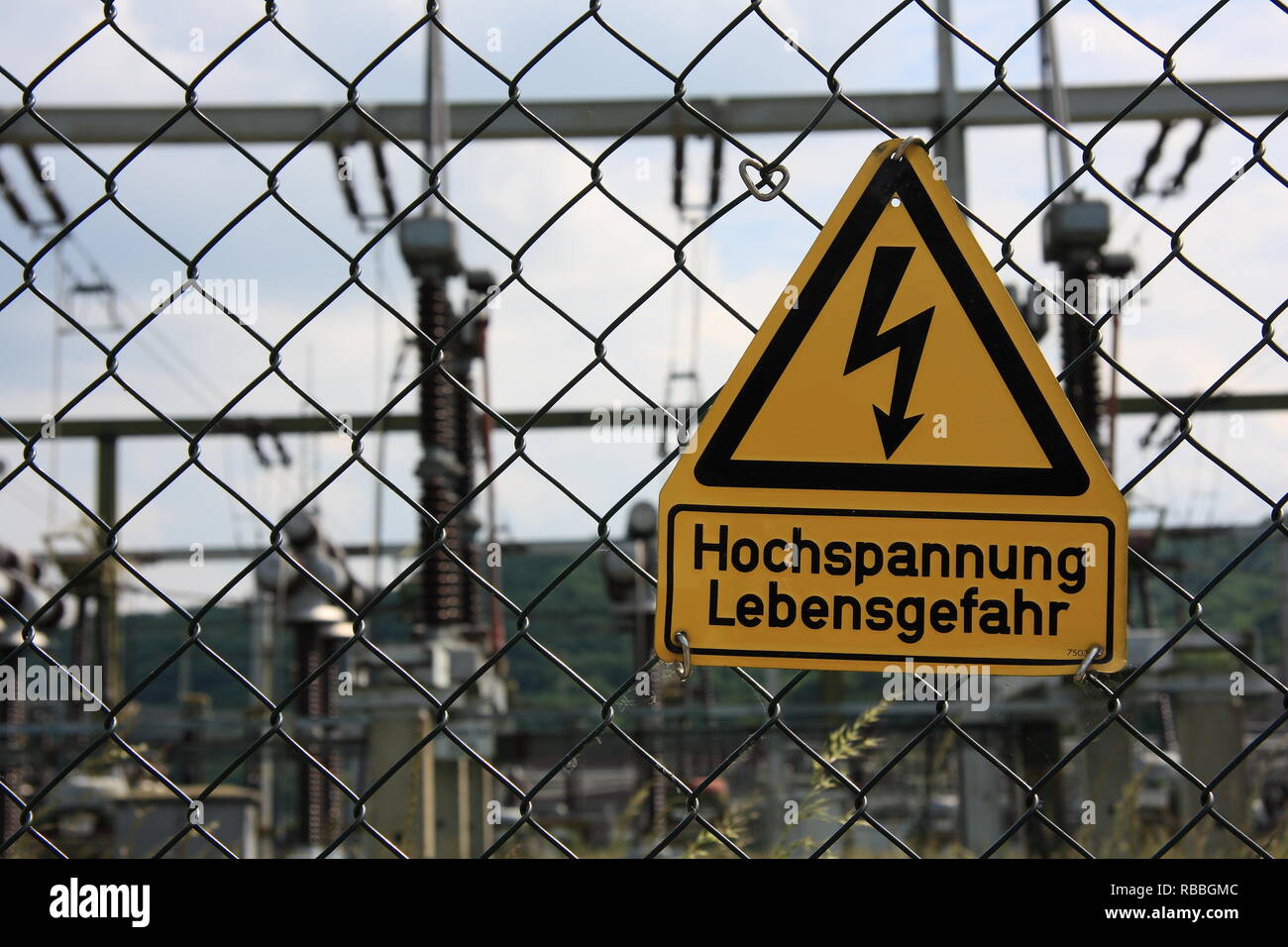 Dangerous high voltage warning hi-res stock photography and images - Alamy