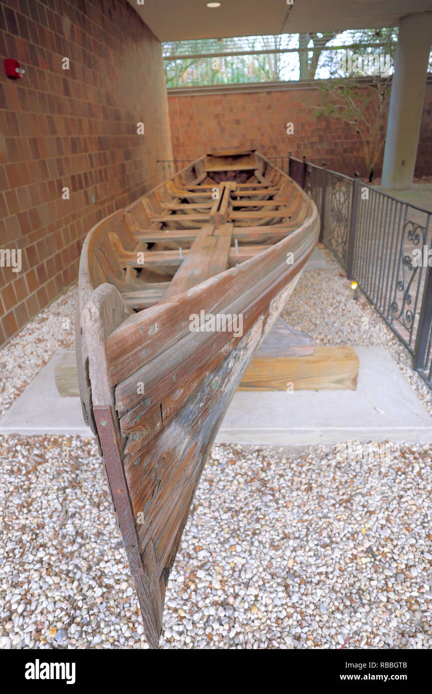 Log barge hi-res stock photography and images - Alamy