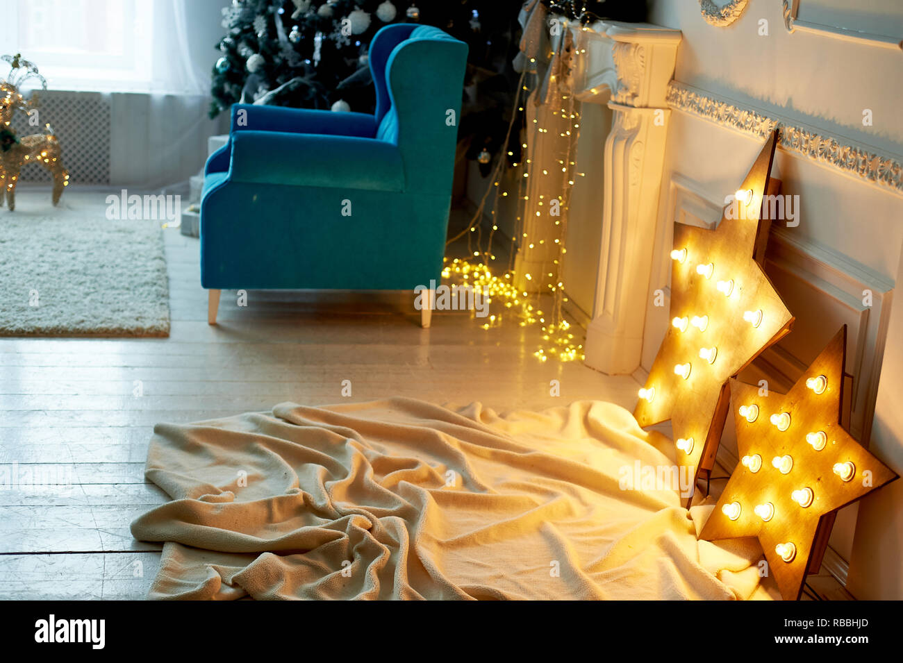 Wooden star light bulbs hi-res stock photography and images - Alamy