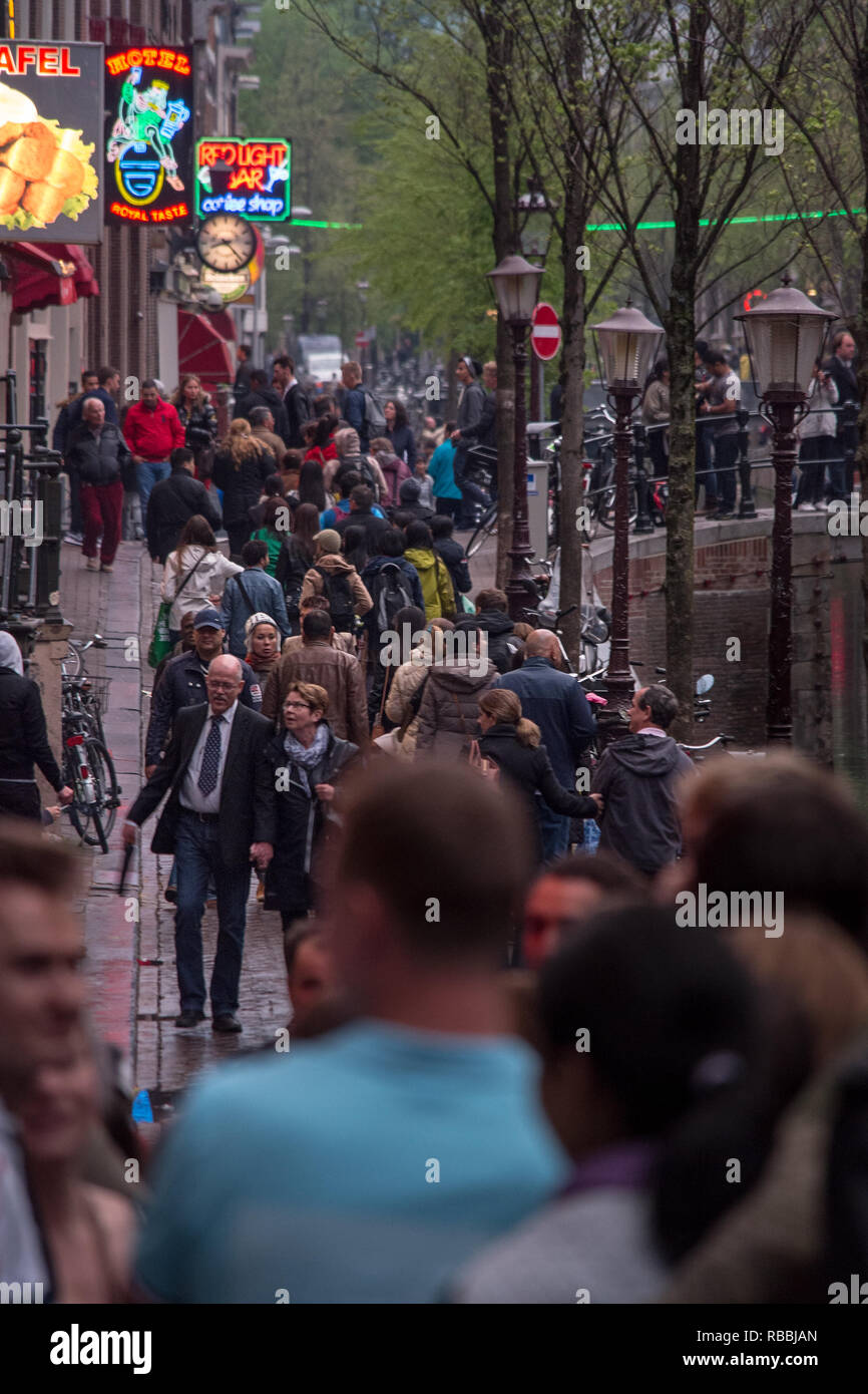 Canal side footpath hi-res stock photography and images - Alamy