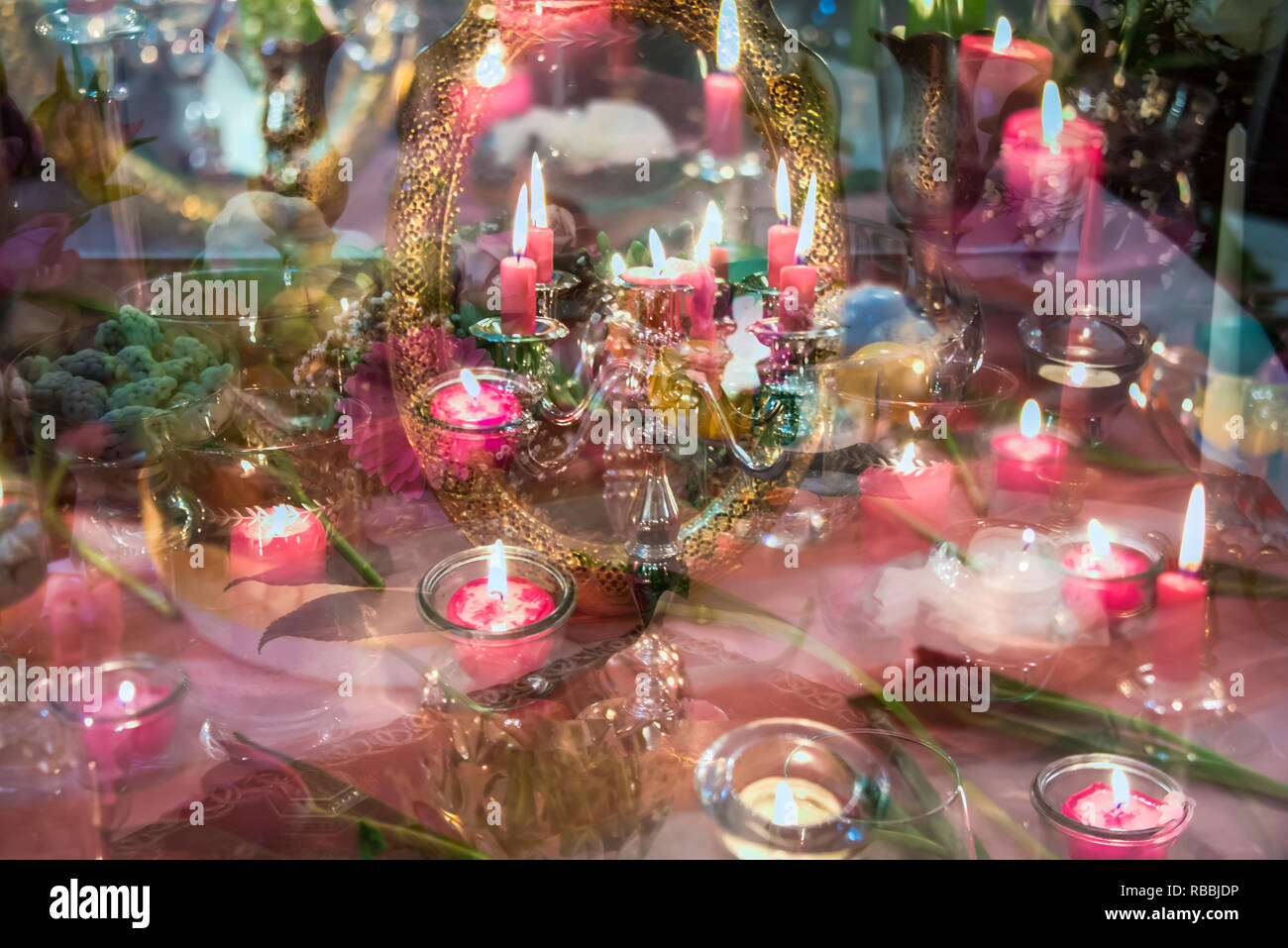 Persian table hi-res stock photography and images - Alamy