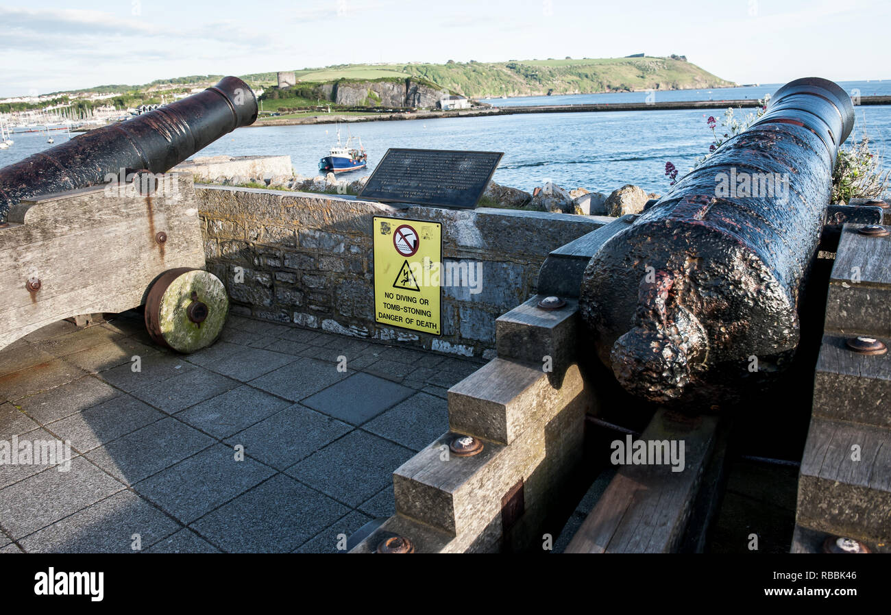 Hms drake hi-res stock photography and images - Alamy