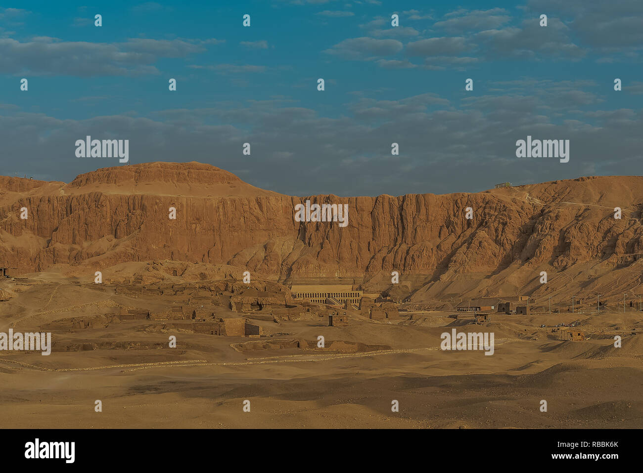 Al deir al bahari temple hi-res stock photography and images - Alamy