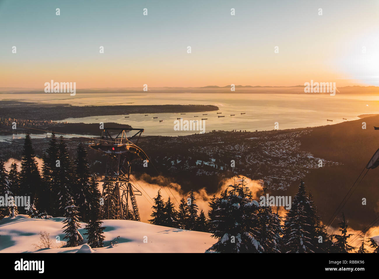 Canada grouse mountain ice skating hi-res stock photography and images ...