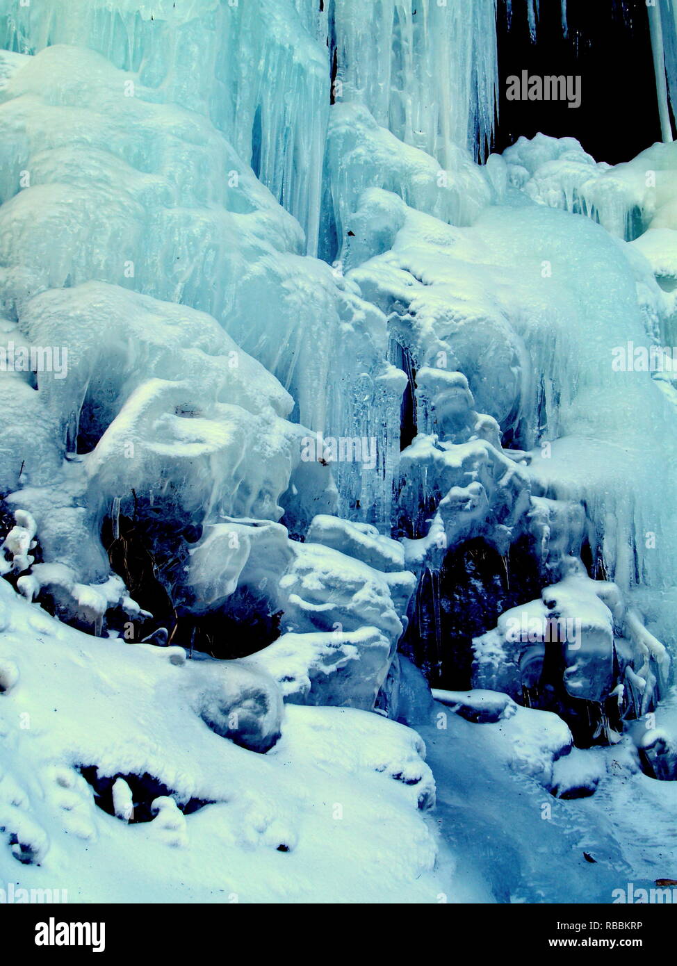 Catskills winter waterfall landscape hi-res stock photography and ...