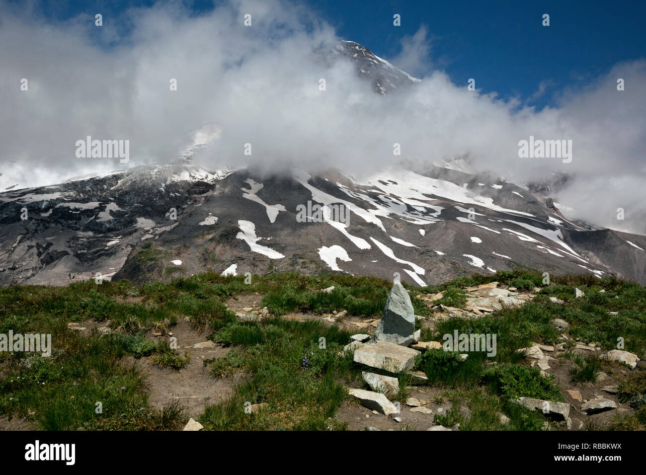 Pyramid viewpoint hi-res stock photography and images - Alamy