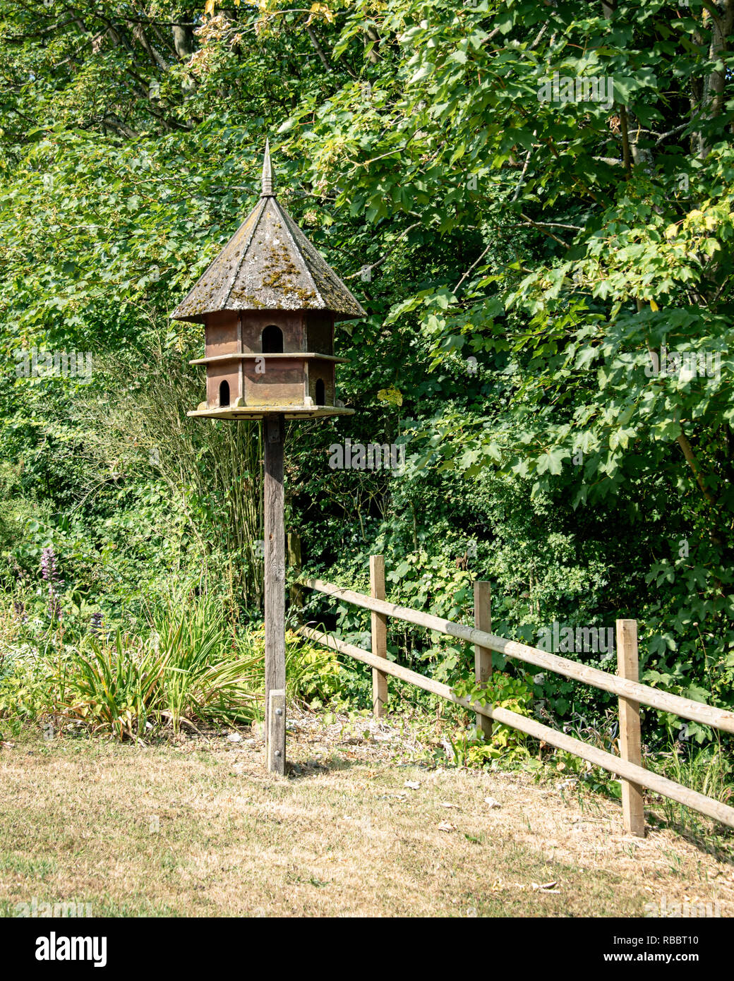 Large dove cote hi-res stock photography and images - Alamy