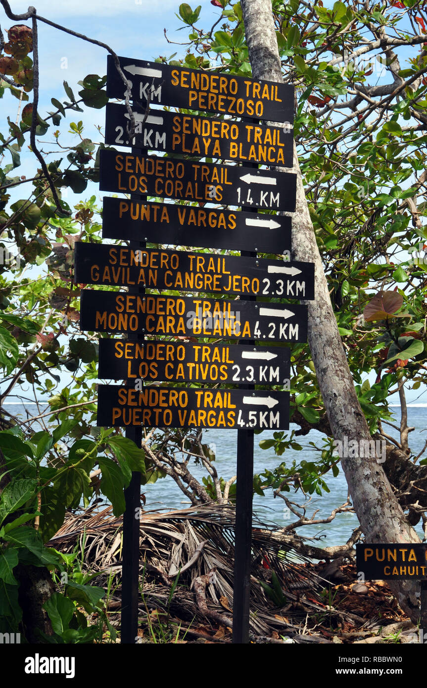 Wooden signs hi-res stock photography and images - Alamy