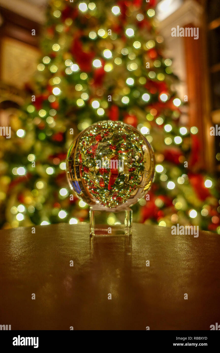 Crystal ball photo hi-res stock photography and images - Alamy