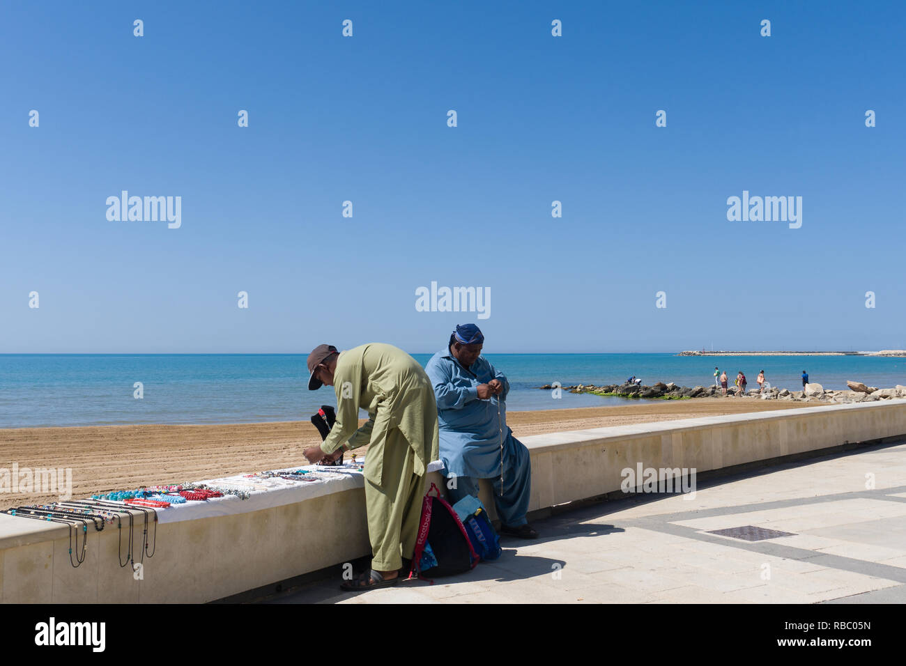 Beach vendors preparing their goods for sale Stock Photo - Alamy