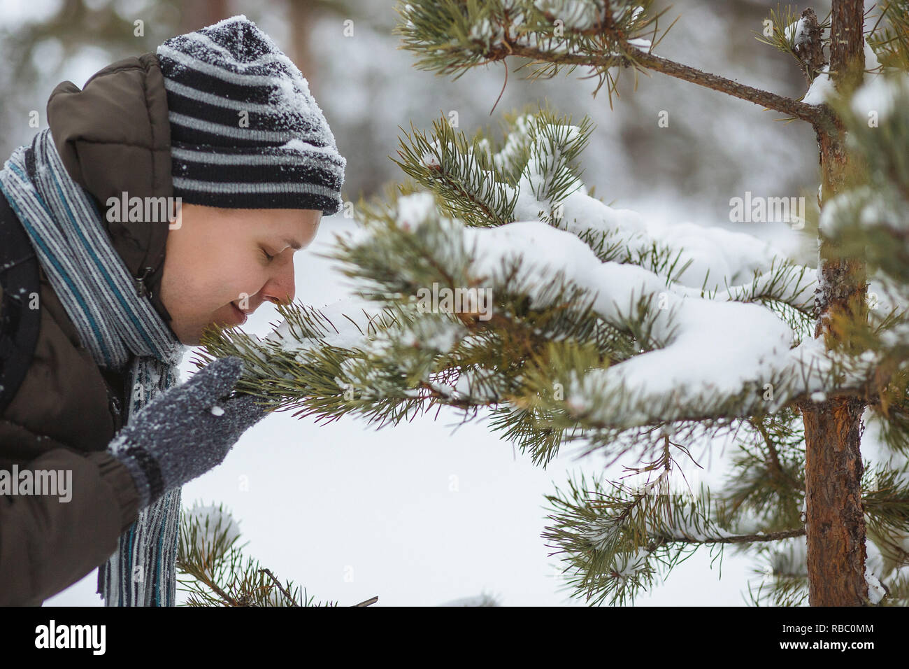 Man sniffing hi-res stock photography and images - Alamy