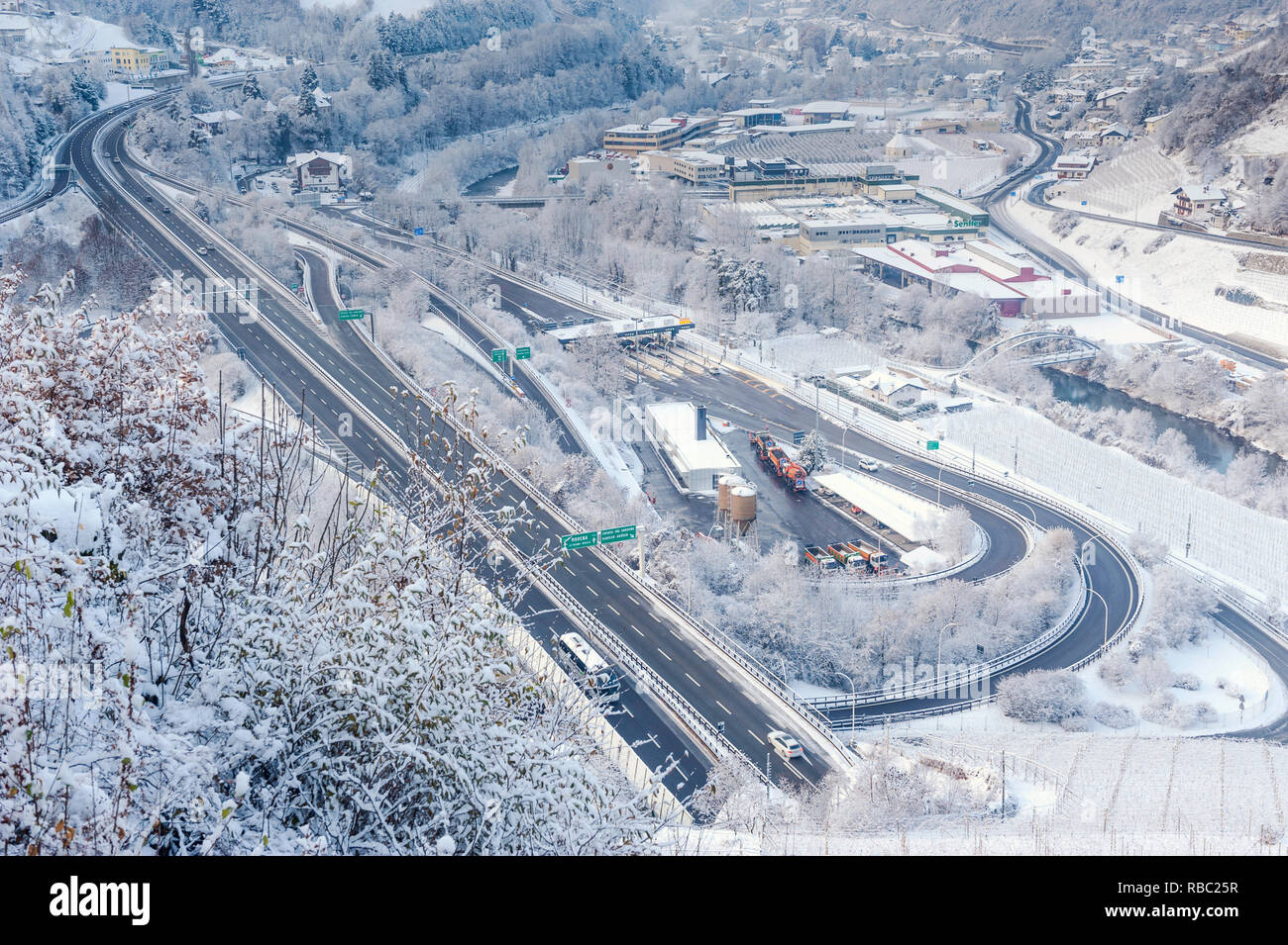 Autostrada chiusa hi-res stock photography and images - Alamy