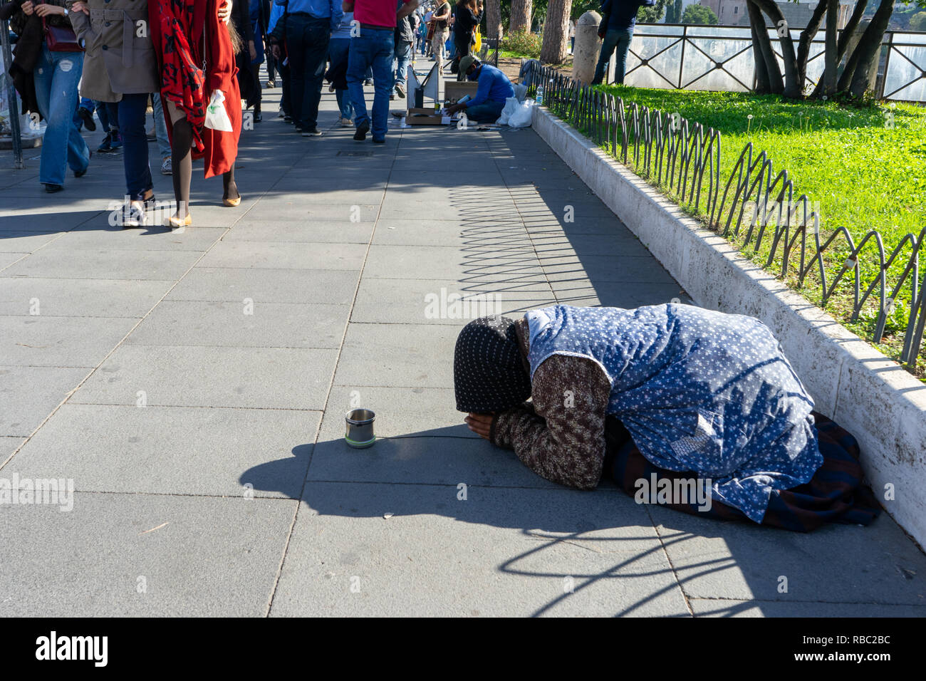 Hands begging for money hi-res stock photography and images - Alamy