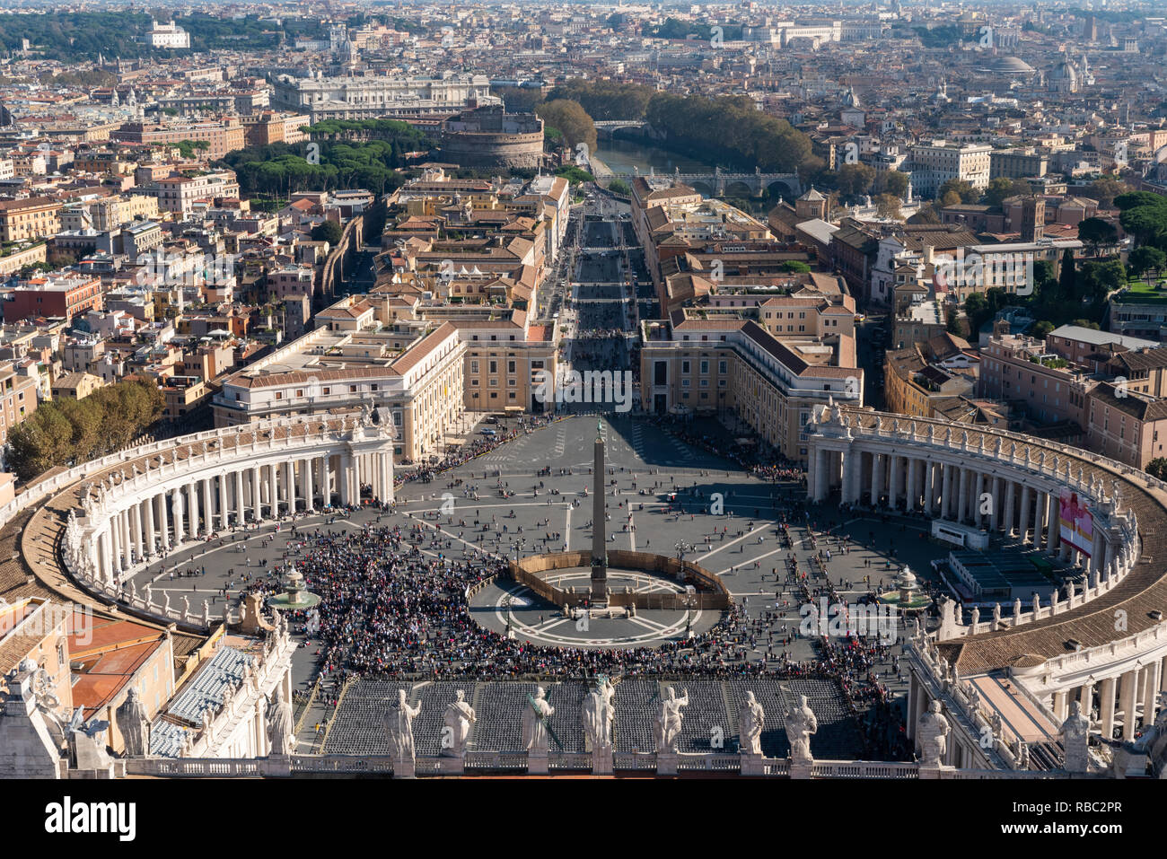 Peters square in vatican city view above hi-res stock photography and ...