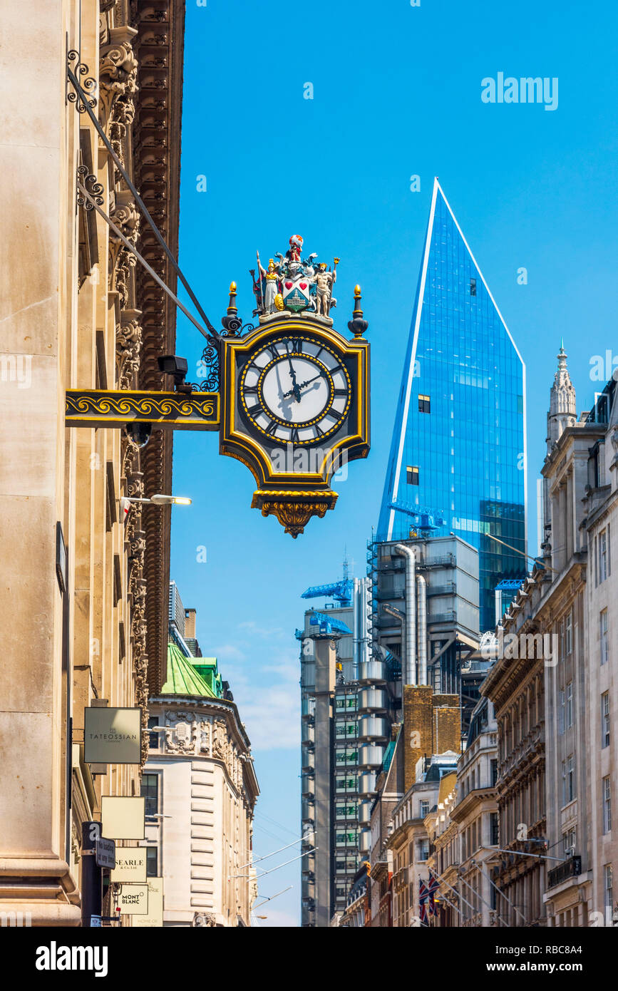 Royal exchange clock hi-res stock photography and images - Alamy