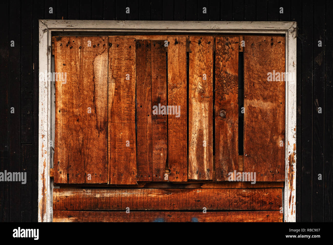 Weather worn barn hi-res stock photography and images - Alamy
