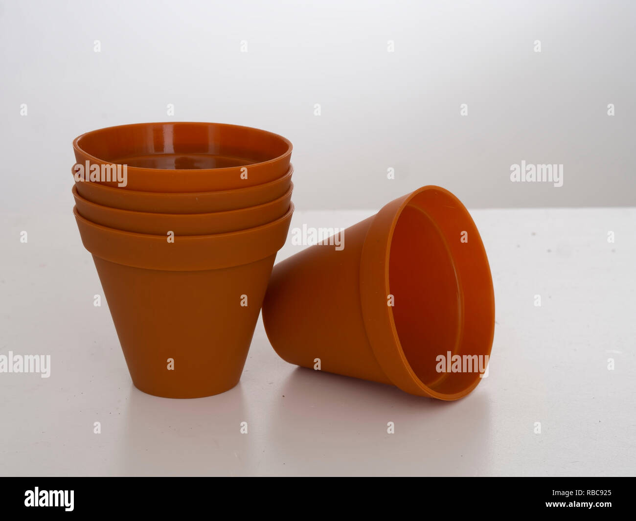 Plastic flower pots hi-res stock photography and images - Alamy