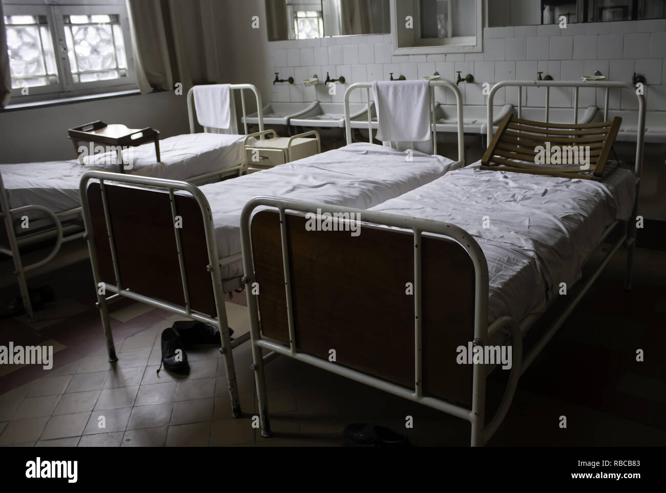 Vintage hospital ward hi-res stock photography and images - Alamy