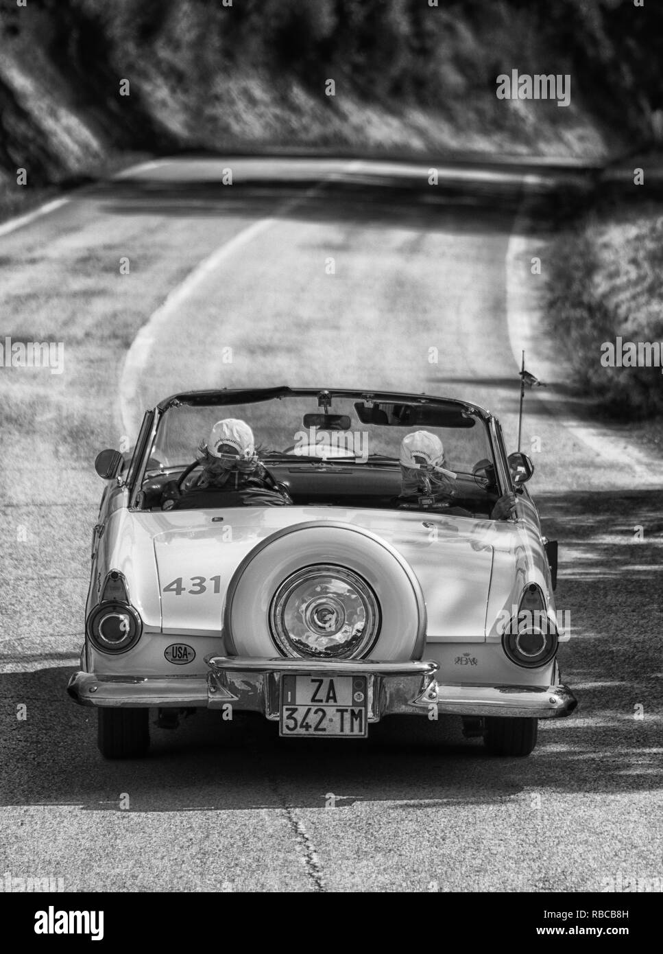 1957 ford thunderbird race car hi-res stock photography and images - Alamy