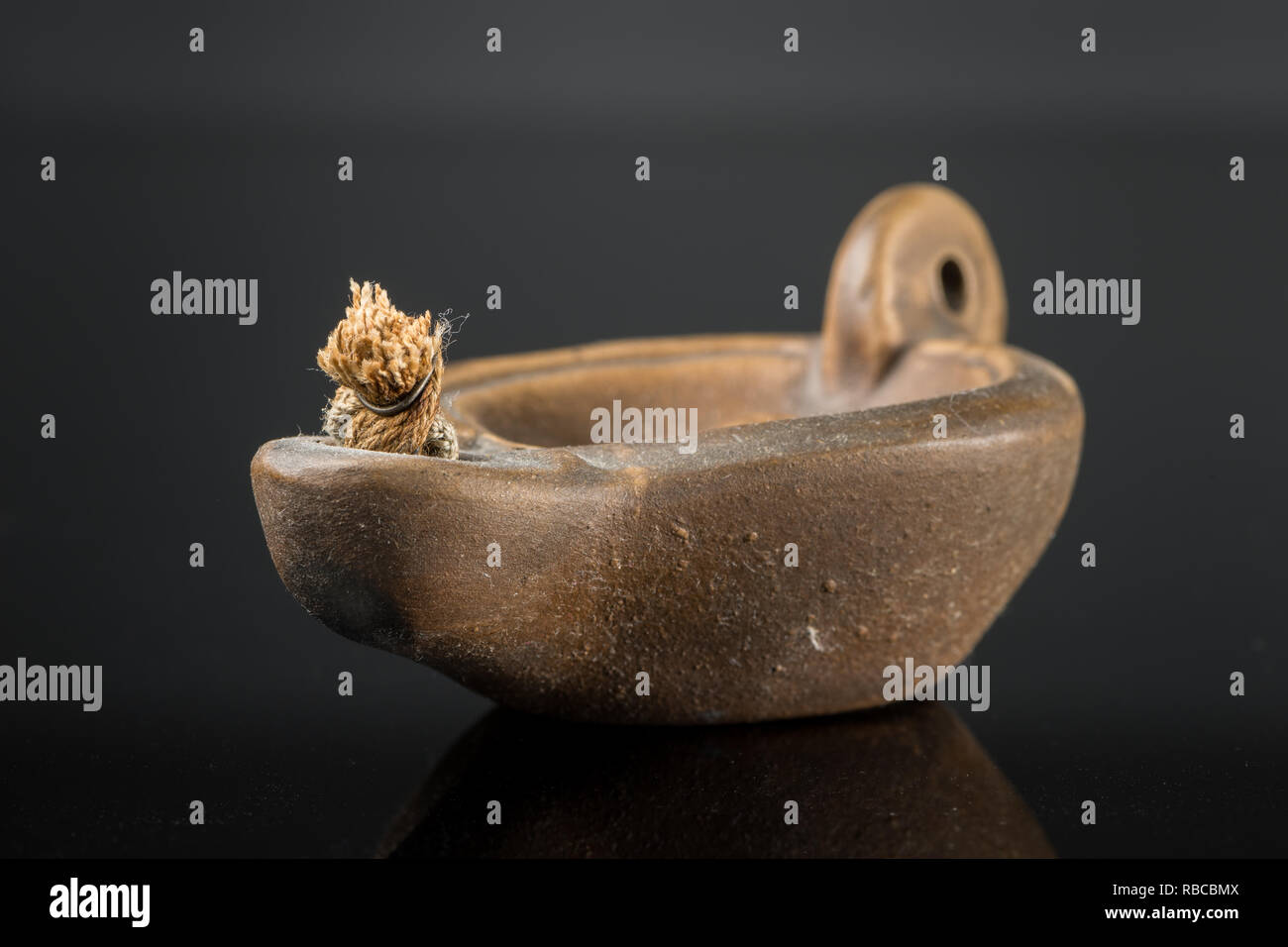 Roman oil lamp hi-res stock photography and images - Alamy