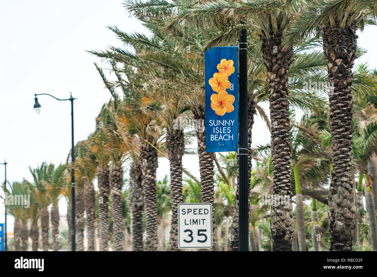 Speed limit 35 sign hi-res stock photography and images - Alamy