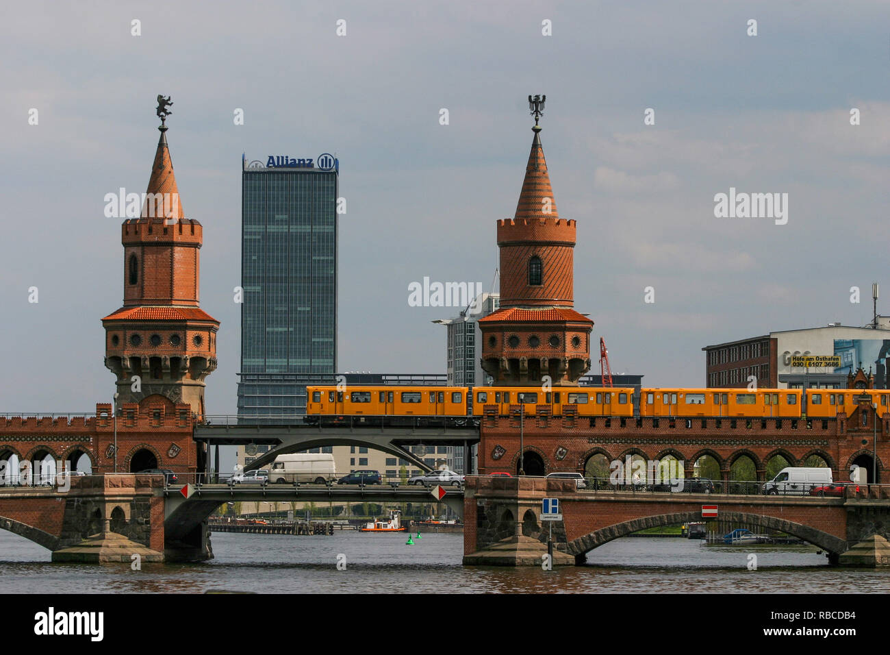 Oberbaum bridge, Oberbaumbrucke, Berlin, Germany Stock Photo - Alamy