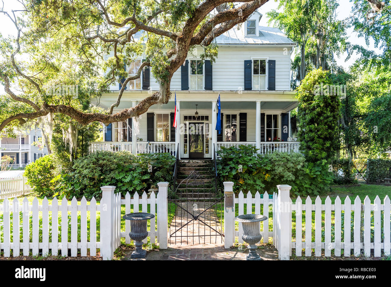 Typical american residential area hi-res stock photography and images ...