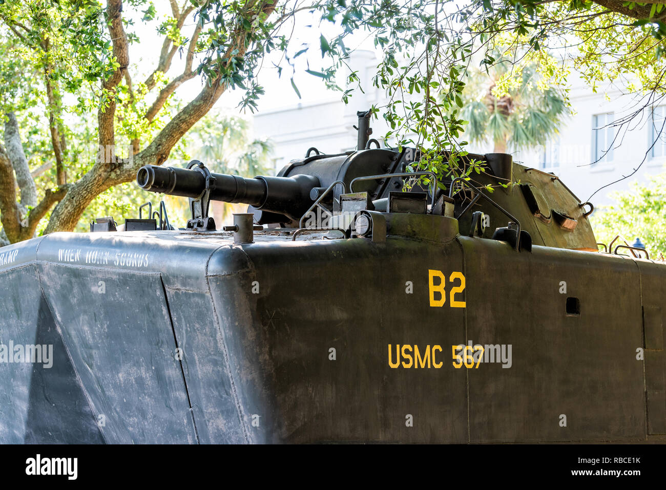 Closeup army tank hi-res stock photography and images - Alamy