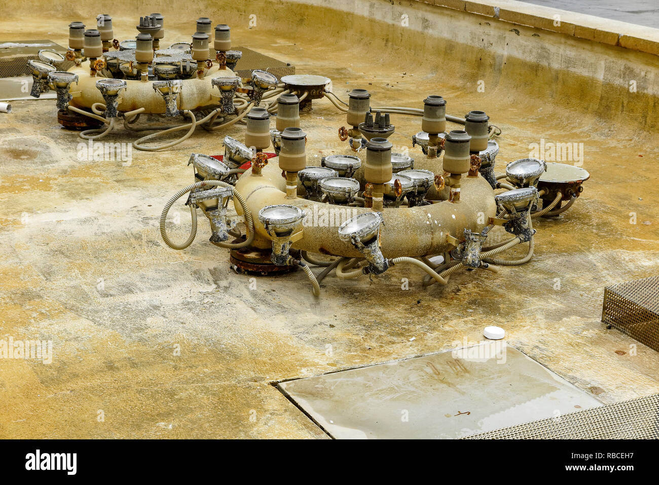 horizontal view of the pipe system and lights from an empty source ...